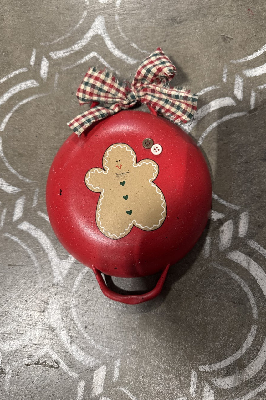 AJ - Gingerbread Man Hanging Metal Pan MTS – Bliss Marketplace