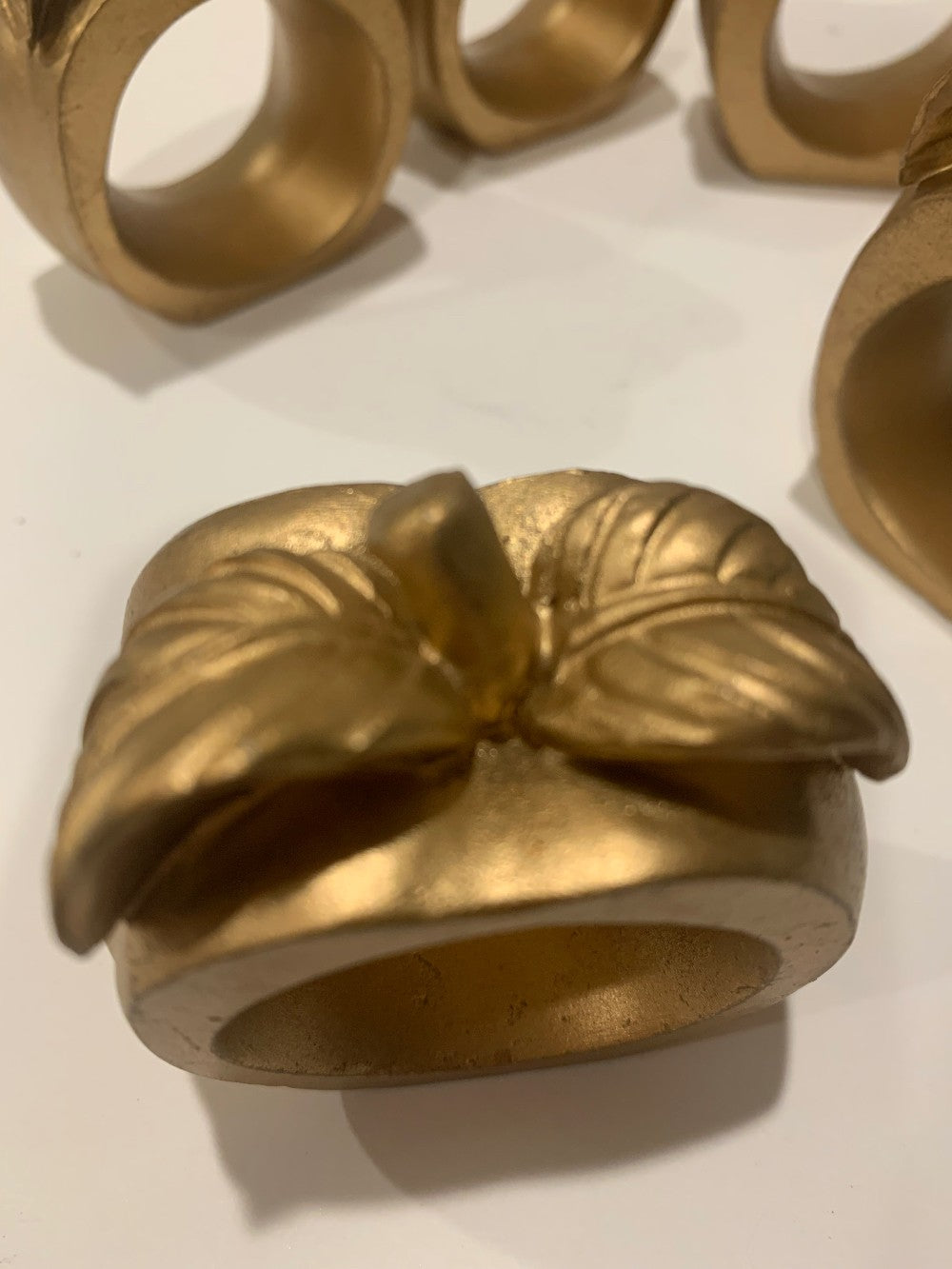 Gold apple/cherry napkin rings set/6 MTS – Bliss Marketplace